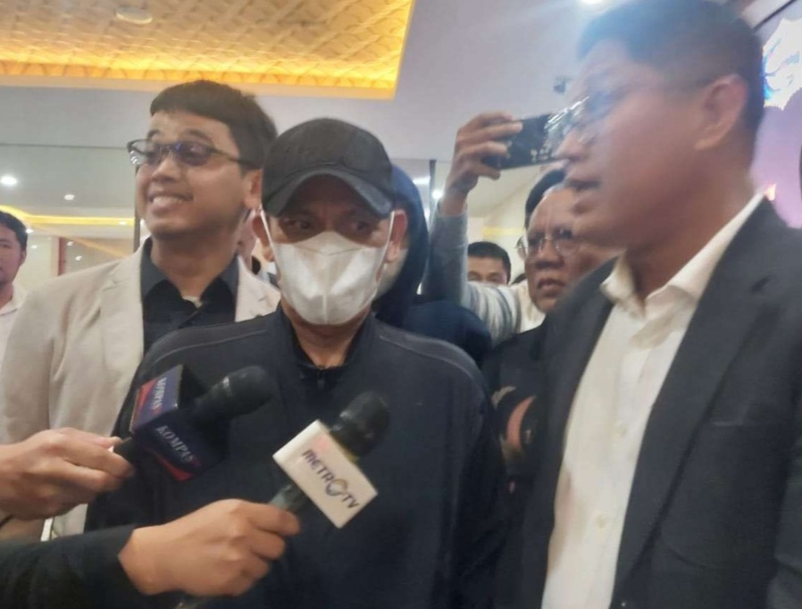 Terlibat Kasus Pagar Laut, Kades Kohod Arsin Ditahan Bareskrim Polri - Hukrim - BERITA MERDEKA ...